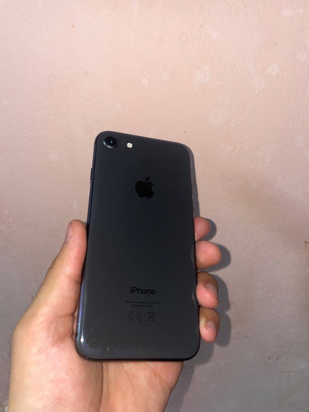 Iphone 8 xolati ideal ochilmagan