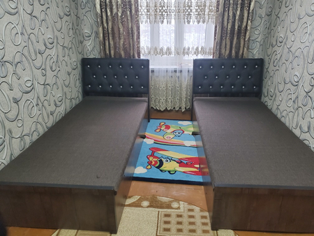 Kravat divan bir kishilik kravat
