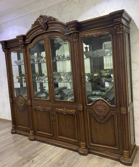 Продается стенка и комод