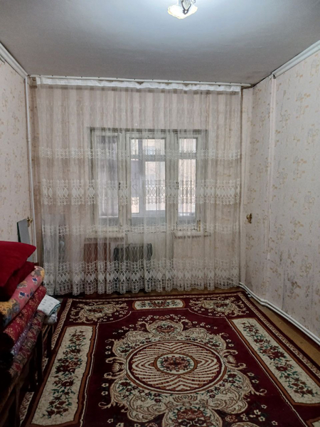 Продаётся 3х комнытный в Чирчике