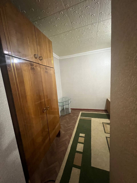 Продам квартиру 1/5/5 на массиве Ялангач ,Чимган магазин ориентир
