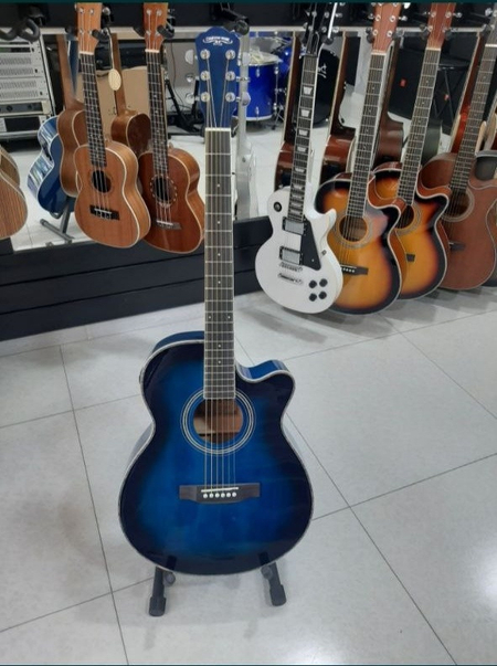 Gitaralar ekvalayzerli yengi