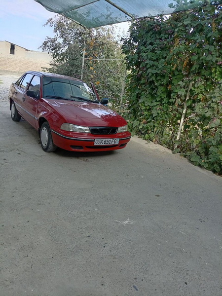 Daewoo Nexia1 Qizil