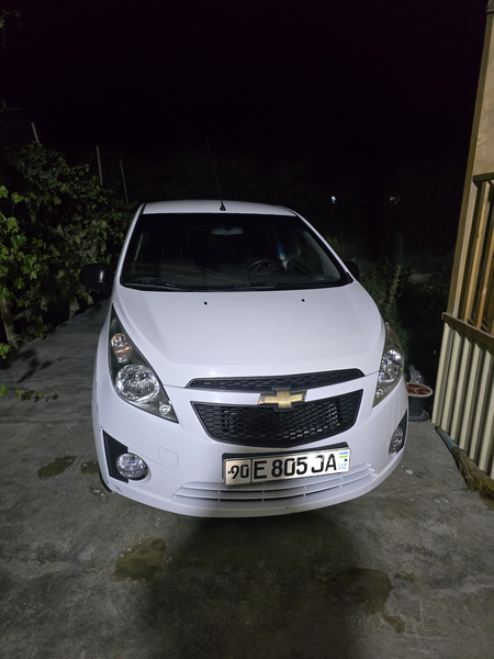 Spark sotiladi 2015 km 34000 ming paket xolati