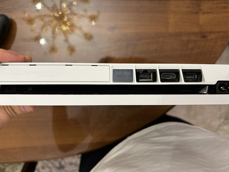 Playstation 4 slim