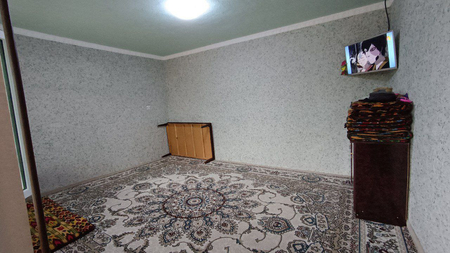 Uy hovli sotiladi