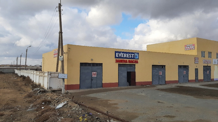 Имарат сатылады центрда 1200 кв м