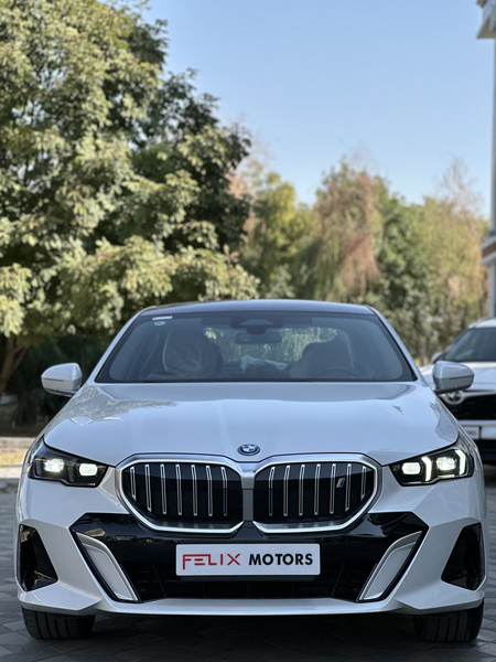 BMW i5 eDrive 35L