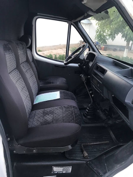 Ford tranzit sotiladi
