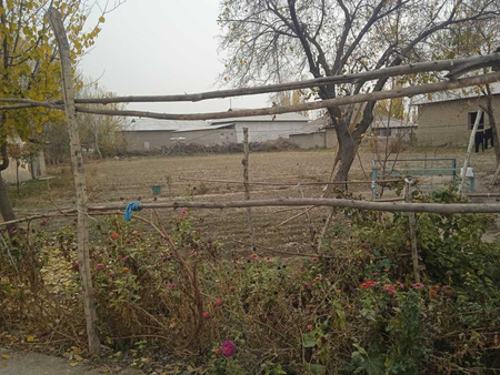 Hovli joy sotiladi
