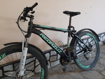 1 yil haydalgan chidamli poyga velosipedi