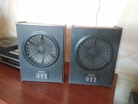 Magnitofon (Elektrofon) 2ta kolonkasi bilan sotiladi