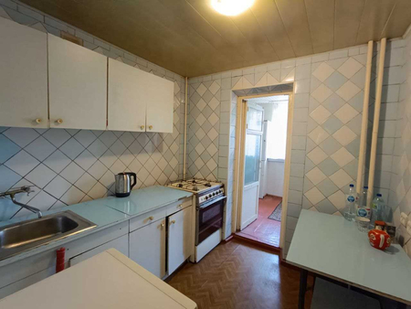 Продается квартира буюк ипак йюли место 3в4/3/5 кирпич 67м²
