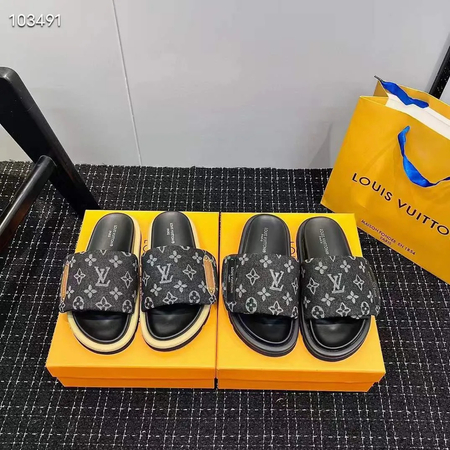 Тапочки Louis Vuitton