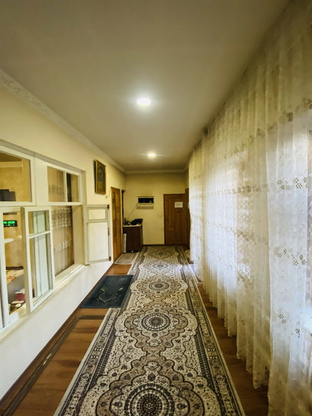 Hovli uchastka sotiladi