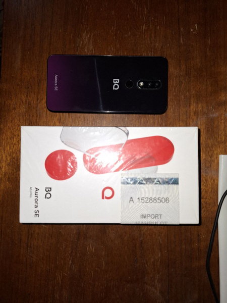 BQ Aurora SE yaxshi telefon koʻp ishlatilmagan. Ideal holatda