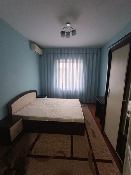 Mirzo Ulugbek rayonida 2 xonali kvartira srochna sotiladi