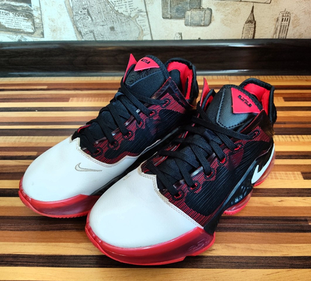 Nike LeBron 19 Low