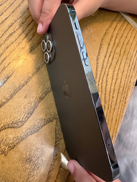 Iphone 12 pro qora