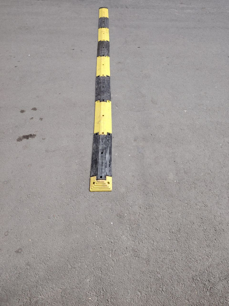 Лежачий полицейский