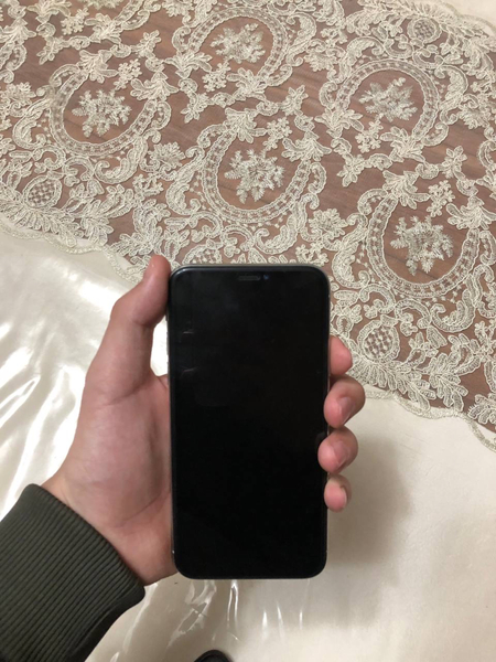 Iphone x……………