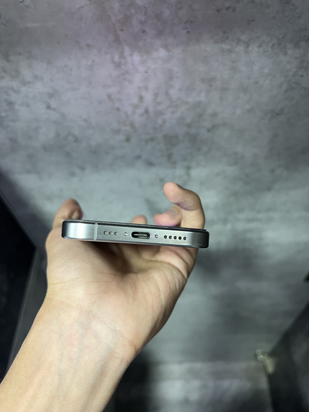 iPhone 15 pro 512gb