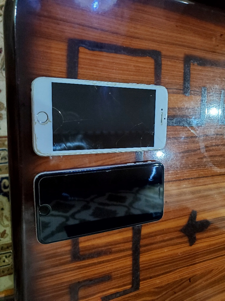 iPhone 6 про, 2 одинаковых телефона отдам на запчасти