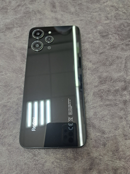 Redmi 12 4/128 xotira