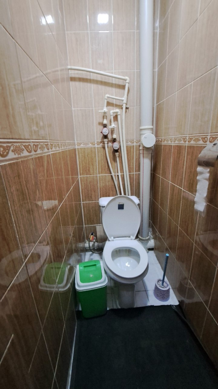Kvartira sotiladi 1xona 2xona qilingan 2etaj
