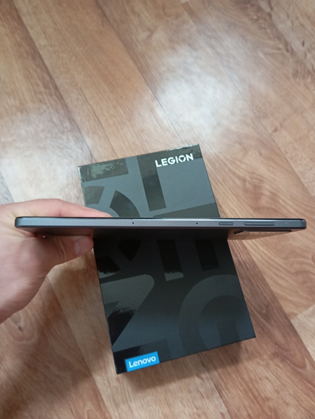 Lenovo legion i prosser snepdragon  8+gen 1. 12/256gb