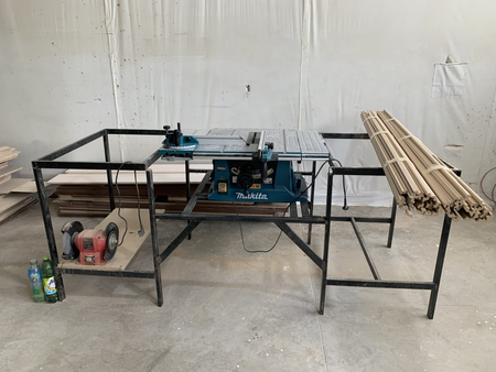 Распиловочный станок Makita