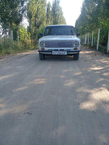 Jiguli 011 sotiladi