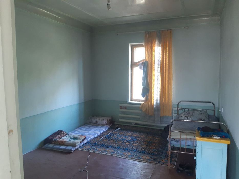 Жилой ДОМ общ. площадь 260м²  4 комнаты (большой огород]