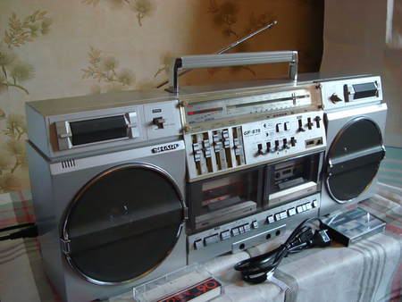 SHARP GF- 575 Z (SL). 1983 год  Made in Japan.