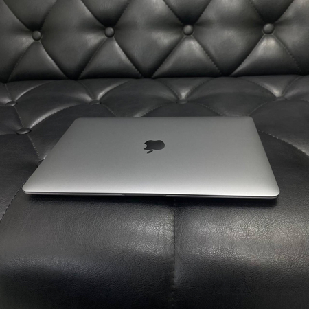 Apple MacBook Air M1 2020 года в хорошем состоянии