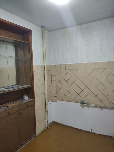 Продаю 1/1/4 Мирзо Улугбекский р-н.Массив Ялангач