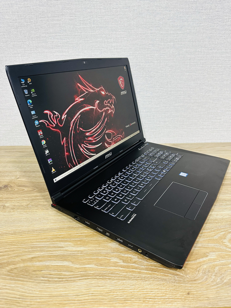 MSI Core i7-8 Ядерный+GTX1050+большой 17,3 IPS дисплей, геймерский