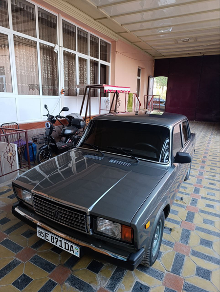 Lada 2107 yili 2011 metan/benzin
