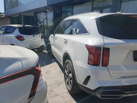 KIA SORENTO. 2.5. Ful. 5kishili.2023. Yurgani 48000. Narxi 34500