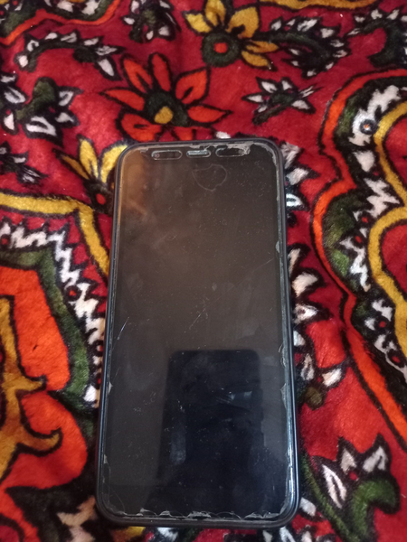 Пррдаю Самсунг j6 plus