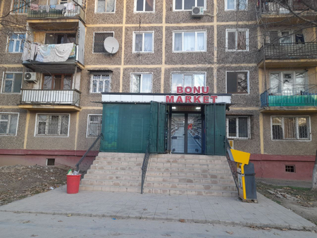 Чирчик. Продается магазин 4 мкр.