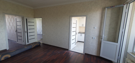 Продаётся срочно дом   62 кв куйлик массив 4    3 х  комнат квартиры