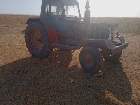 Tractor va bartovoy 53 sotiladi