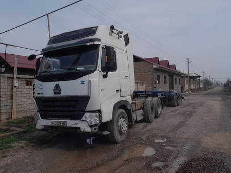 HOWO A7 тягач сотилади