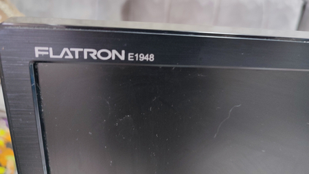 LG Flatron E1948