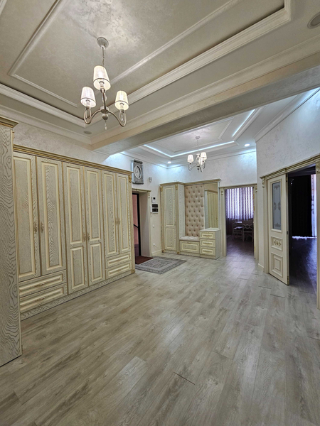 Паркентский 3/4/8. Real House