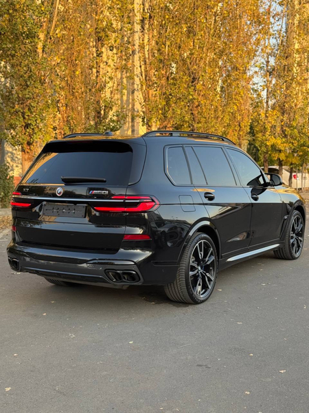 В продаже ! BMW X7 M60i