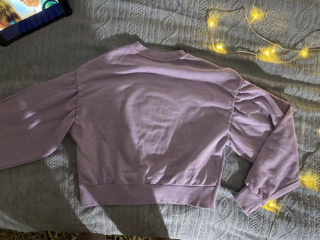 новая Bershka сиреневая кофта с пышными рукавами