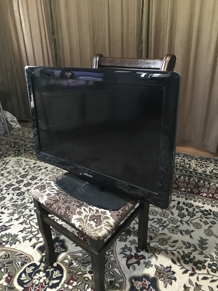 Срочна продам телевизор Philips model 32