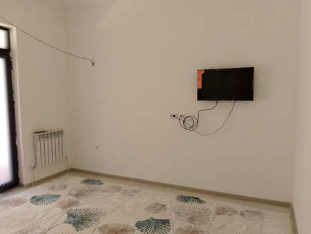 Kvartira bor faqat qizlar olunadi